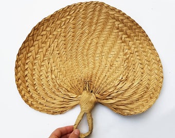 weaving fan - In the Cove